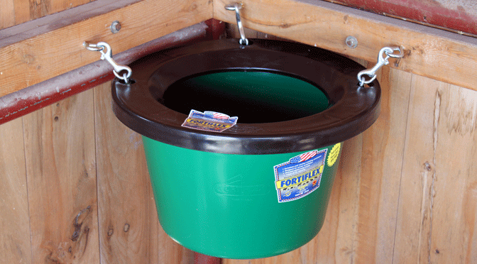 Fortiflex 30 Qt Round Corner Feeder with Ring - Cashmans